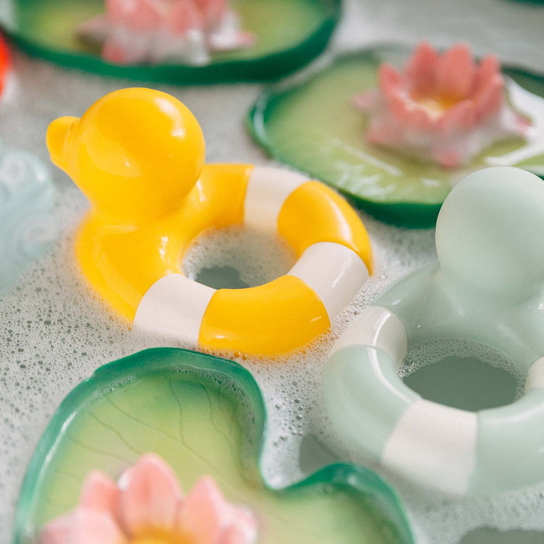 Flo the Floatie Yellow Bath Toy – Oli&Carol US